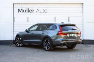 Pelēks Volvo V60 2020 Rīga, ar dzinēja tilpumu 2.00 L un nobraukumu 151 tūkst. km par 22950 €, foto 5 vietnē AUTOMOTO.COM.LV