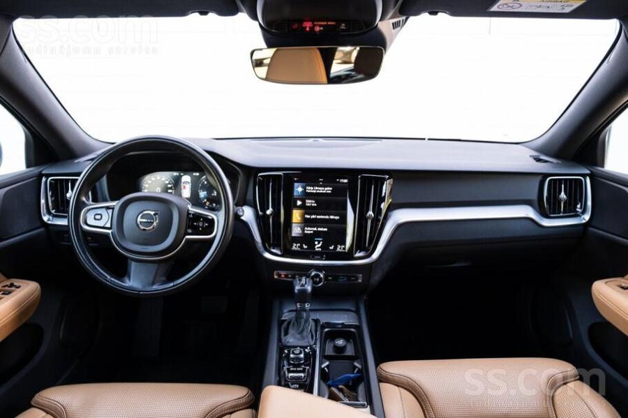 Pelēks Volvo V60 2020 Rīga, ar dzinēja tilpumu 2.00 L un nobraukumu 151 tūkst. km par 22950 €, foto 9 vietnē AUTOMOTO.COM.LV