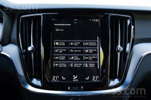 Pelēks Volvo V60 2020 Rīga, ar dzinēja tilpumu 2.00 L un nobraukumu 151 tūkst. km par 22950 €, foto 12 vietnē AUTOMOTO.COM.LV