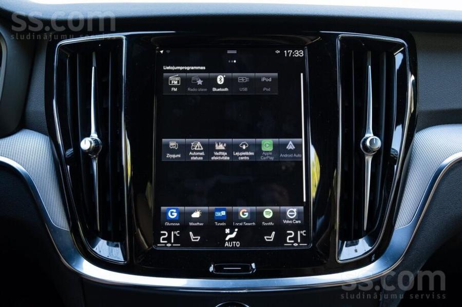 Pelēks Volvo V60 2020 Rīga, ar dzinēja tilpumu 2.00 L un nobraukumu 151 tūkst. km par 22950 €, foto 13 vietnē AUTOMOTO.COM.LV