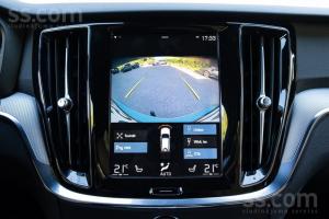 Pelēks Volvo V60 2020 Rīga, ar dzinēja tilpumu 2.00 L un nobraukumu 151 tūkst. km par 22950 €, foto 14 vietnē AUTOMOTO.COM.LV