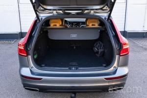 Pelēks Volvo V60 2020 Rīga, ar dzinēja tilpumu 2.00 L un nobraukumu 151 tūkst. km par 22950 €, foto 19 vietnē AUTOMOTO.COM.LV