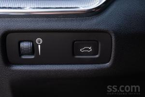 Pelēks Volvo V60 2020 Rīga, ar dzinēja tilpumu 2.00 L un nobraukumu 151 tūkst. km par 22950 €, foto 26 vietnē AUTOMOTO.COM.LV