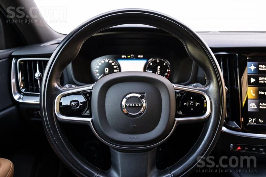 Pelēks Volvo V60 2020 Rīga, ar dzinēja tilpumu 2.00 L un nobraukumu 151 tūkst. km par 22950 €, foto 27 vietnē AUTOMOTO.COM.LV