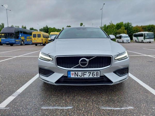 Grey Volvo V60 2020 in Vilnius, with an engine capacity of 1.97 L and mileage of 238 thousand km for 13450 €, photo 2 on AUTOMOTO.COM.LV