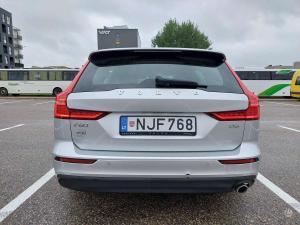 Pelēks Volvo V60 2020 Viļņa, ar dzinēja tilpumu 1.97 L un nobraukumu 238 tūkst. km par 13450 €, foto 7 vietnē AUTOMOTO.COM.LV
