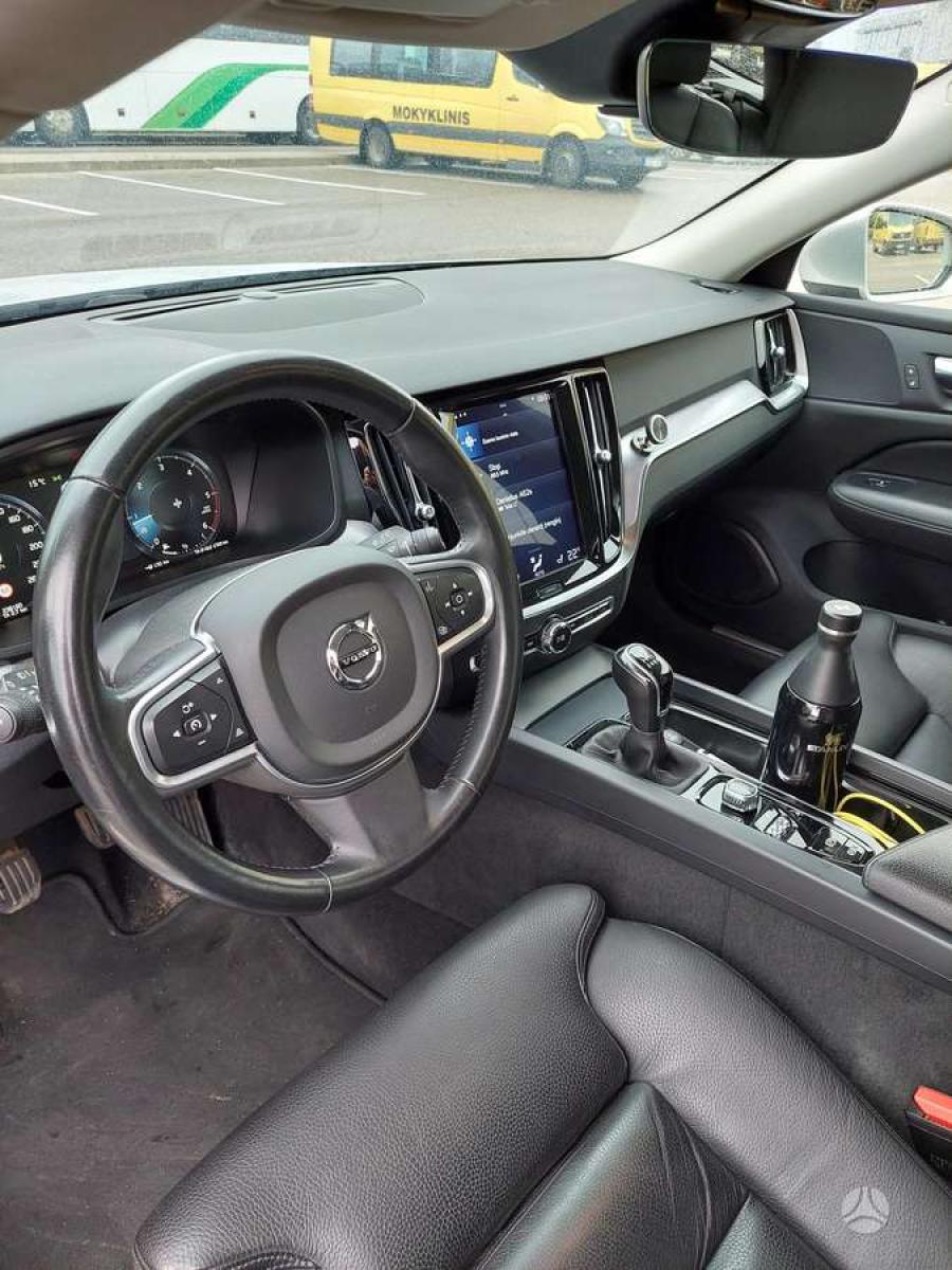 Pelēks Volvo V60 2020 Viļņa, ar dzinēja tilpumu 1.97 L un nobraukumu 238 tūkst. km par 13450 €, foto 15 vietnē AUTOMOTO.COM.LV