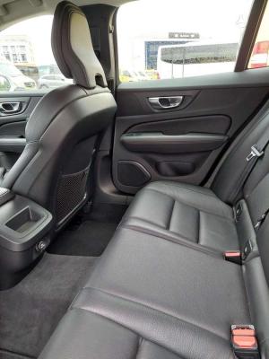 Pelēks Volvo V60 2020 Viļņa, ar dzinēja tilpumu 1.97 L un nobraukumu 238 tūkst. km par 13450 €, foto 17 vietnē AUTOMOTO.COM.LV