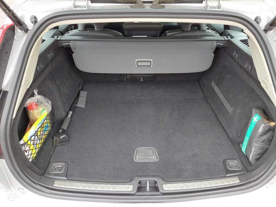 Pelēks Volvo V60 2020 Viļņa, ar dzinēja tilpumu 1.97 L un nobraukumu 238 tūkst. km par 13450 €, foto 18 vietnē AUTOMOTO.COM.LV