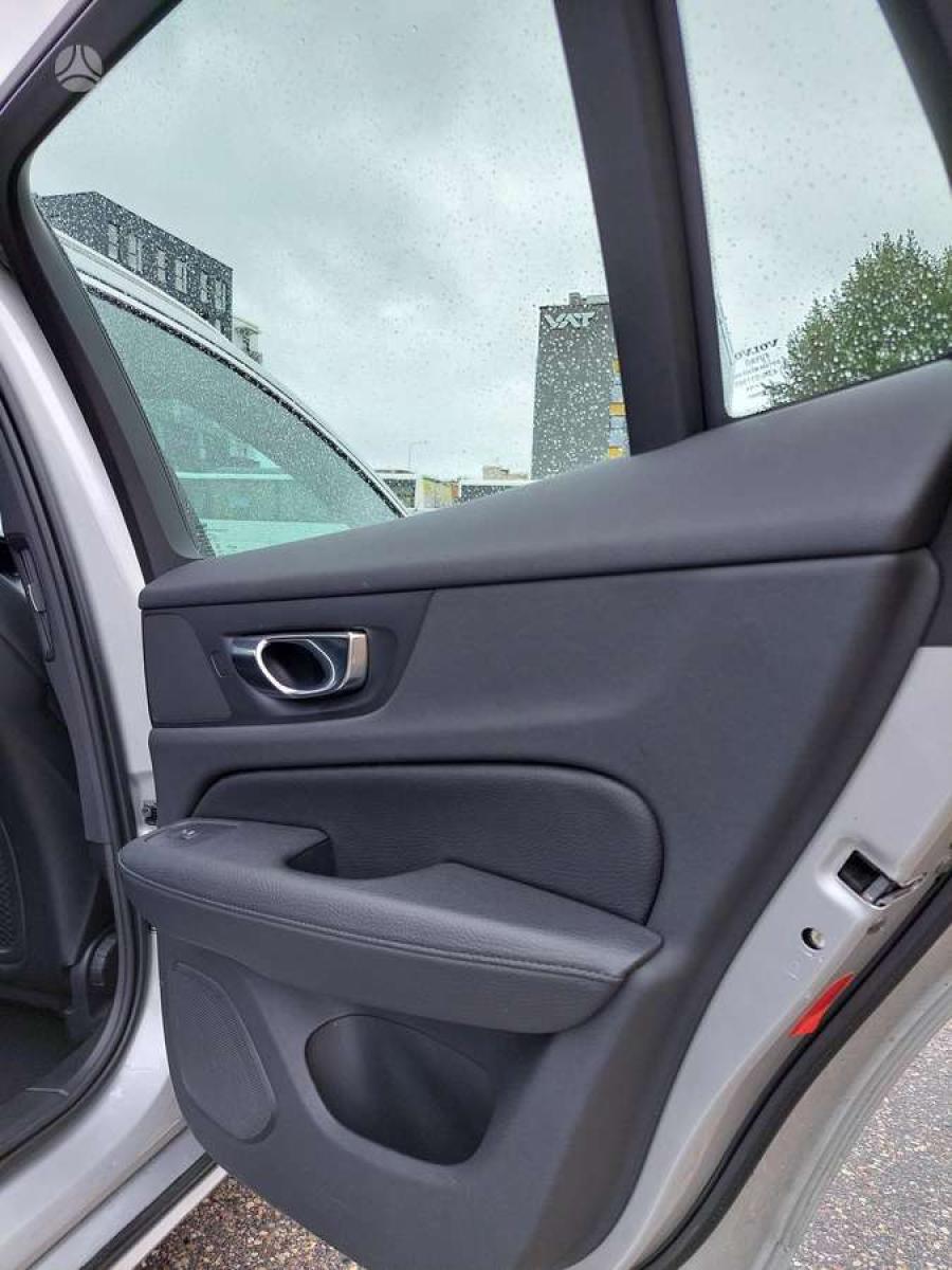 Pelēks Volvo V60 2020 Viļņa, ar dzinēja tilpumu 1.97 L un nobraukumu 238 tūkst. km par 13450 €, foto 20 vietnē AUTOMOTO.COM.LV