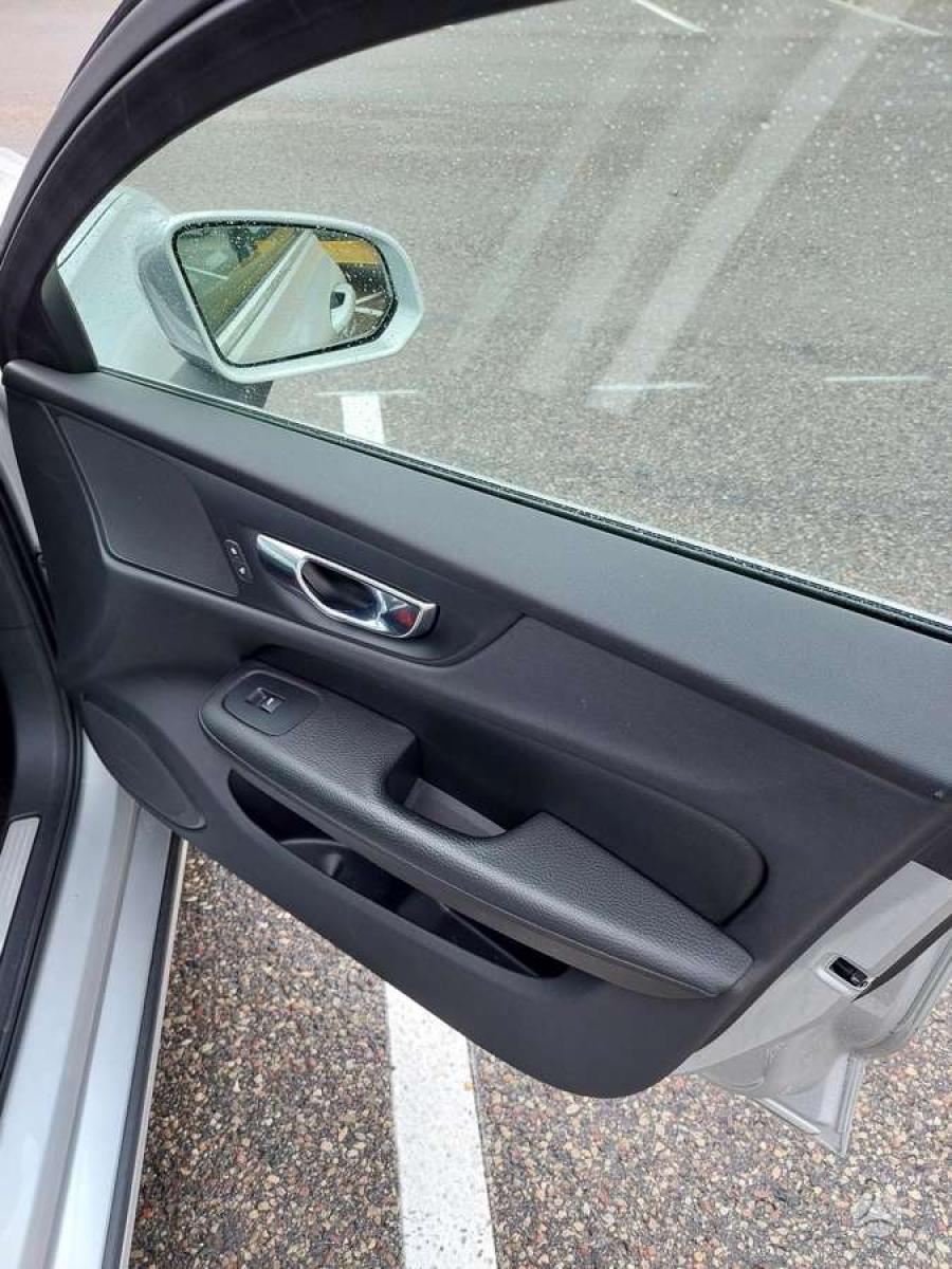 Pelēks Volvo V60 2020 Viļņa, ar dzinēja tilpumu 1.97 L un nobraukumu 238 tūkst. km par 13450 €, foto 22 vietnē AUTOMOTO.COM.LV