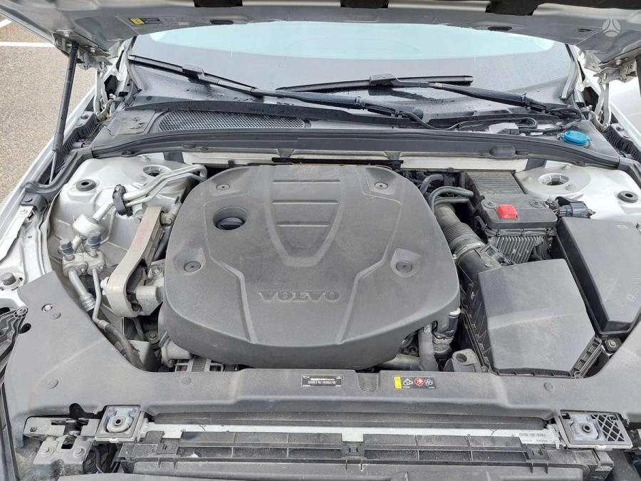Pelēks Volvo V60 2020 Viļņa, ar dzinēja tilpumu 1.97 L un nobraukumu 238 tūkst. km par 13450 €, foto 24 vietnē AUTOMOTO.COM.LV