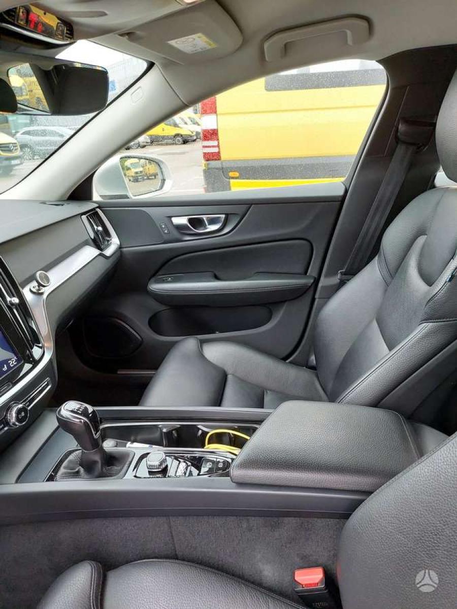 Pelēks Volvo V60 2020 Viļņa, ar dzinēja tilpumu 1.97 L un nobraukumu 238 tūkst. km par 13450 €, foto 27 vietnē AUTOMOTO.COM.LV