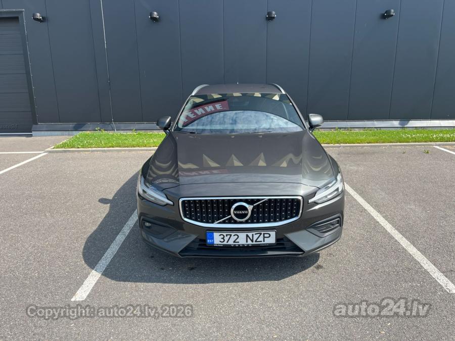 Pelēks Volvo V60 2020 Tallina, ar dzinēja tilpumu 2.00 L un nobraukumu 185 tūkst. km par 23900 €, foto 5 vietnē AUTOMOTO.COM.LV