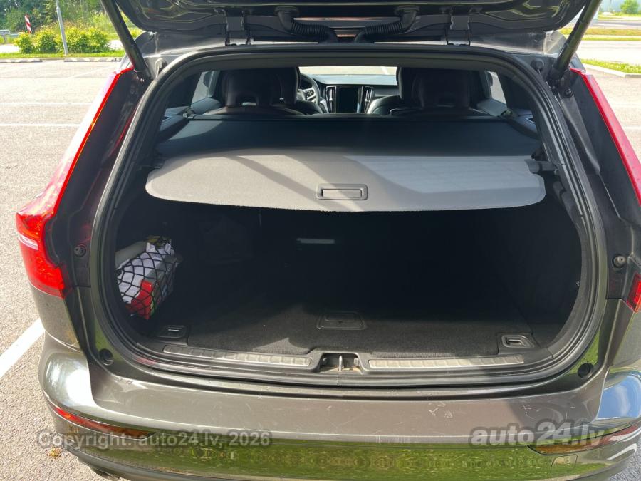Pelēks Volvo V60 2020 Tallina, ar dzinēja tilpumu 2.00 L un nobraukumu 185 tūkst. km par 23900 €, foto 12 vietnē AUTOMOTO.COM.LV