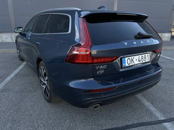 Grey Volvo V60 2020 in Riga, with an engine capacity of 2.00 L and mileage of 229 thousand km for 16990 €, photo 3 on AUTOMOTO.COM.LV