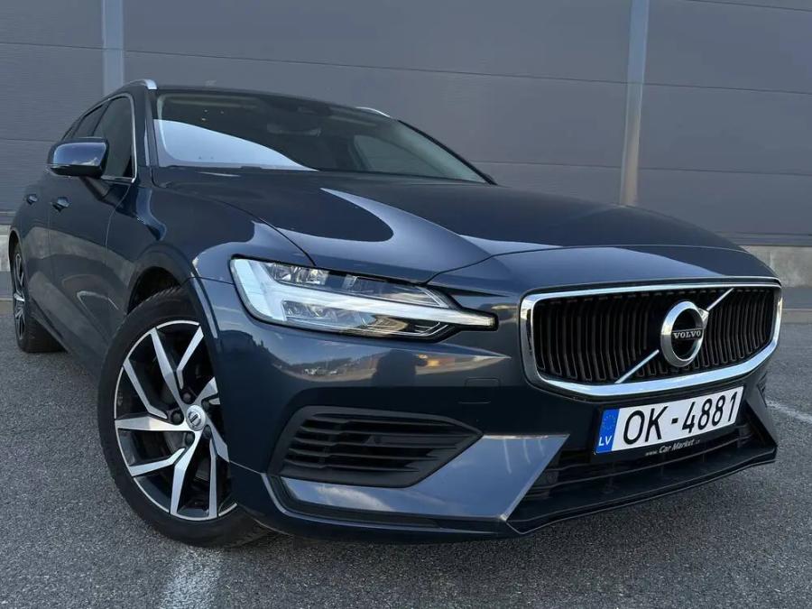 Grey Volvo V60 2020 in Riga, with an engine capacity of 2.00 L and mileage of 229 thousand km for 16990 €, photo 3 on AUTOMOTO.COM.LV