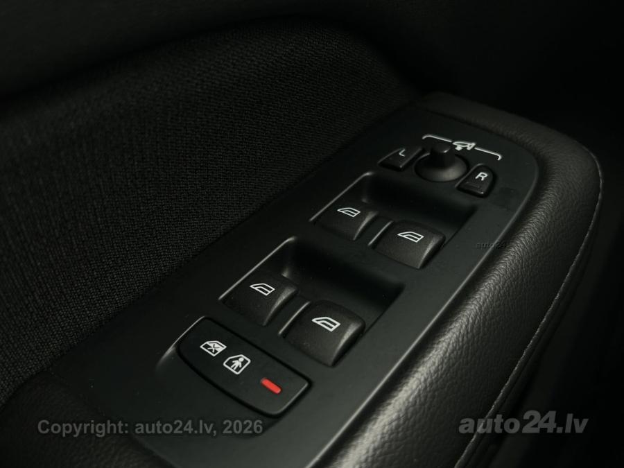 Pelēks Volvo V60 2020 Pērnava, ar dzinēja tilpumu 2.00 L un nobraukumu 174 tūkst. km par 18900 €, foto 17 vietnē AUTOMOTO.COM.LV