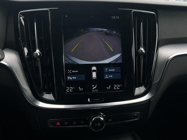 Pelēks Volvo V60 2020 Pērnava, ar dzinēja tilpumu 2.00 L un nobraukumu 174 tūkst. km par 18900 €, foto 9 vietnē AUTOMOTO.COM.LV