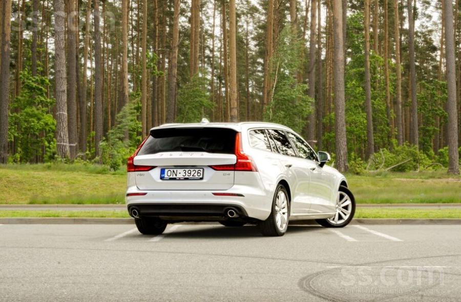 Pelēks Volvo V60 2020 Rīga, ar dzinēja tilpumu 2.00 L un nobraukumu 265 tūkst. km par 14590 €, foto 6 vietnē AUTOMOTO.COM.LV
