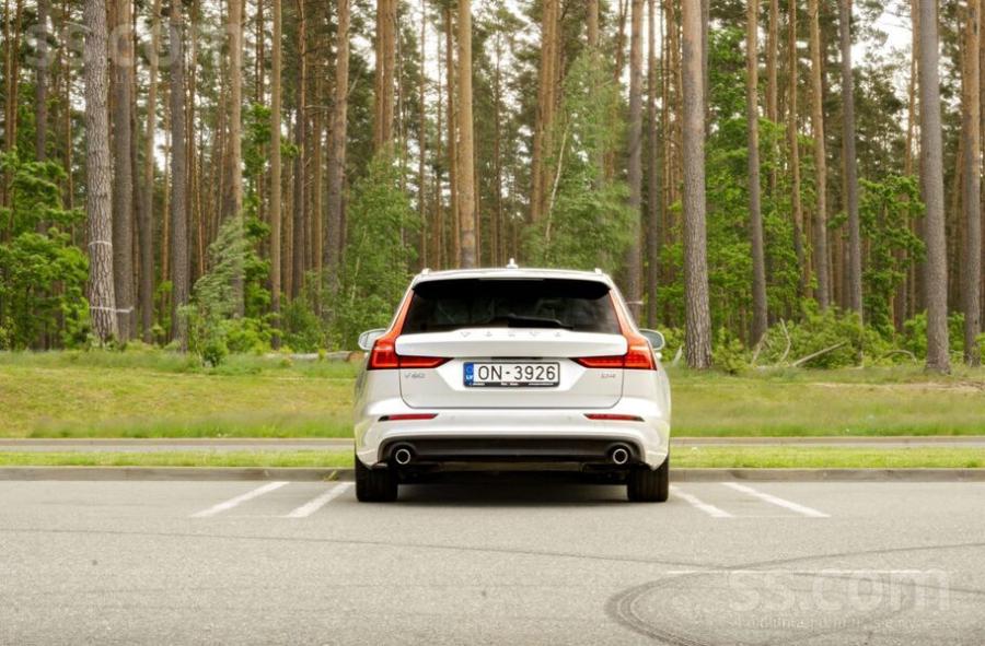 Pelēks Volvo V60 2020 Rīga, ar dzinēja tilpumu 2.00 L un nobraukumu 265 tūkst. km par 14590 €, foto 7 vietnē AUTOMOTO.COM.LV