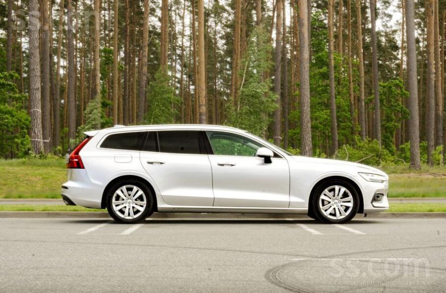 Pelēks Volvo V60 2020 Rīga, ar dzinēja tilpumu 2.00 L un nobraukumu 265 tūkst. km par 14590 €, foto 9 vietnē AUTOMOTO.COM.LV