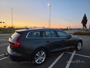 Pelēks Volvo V60 2020 Tallina, ar dzinēja tilpumu 2.00 L un nobraukumu 113 tūkst. km par 24900 €, foto 4 vietnē AUTOMOTO.COM.LV