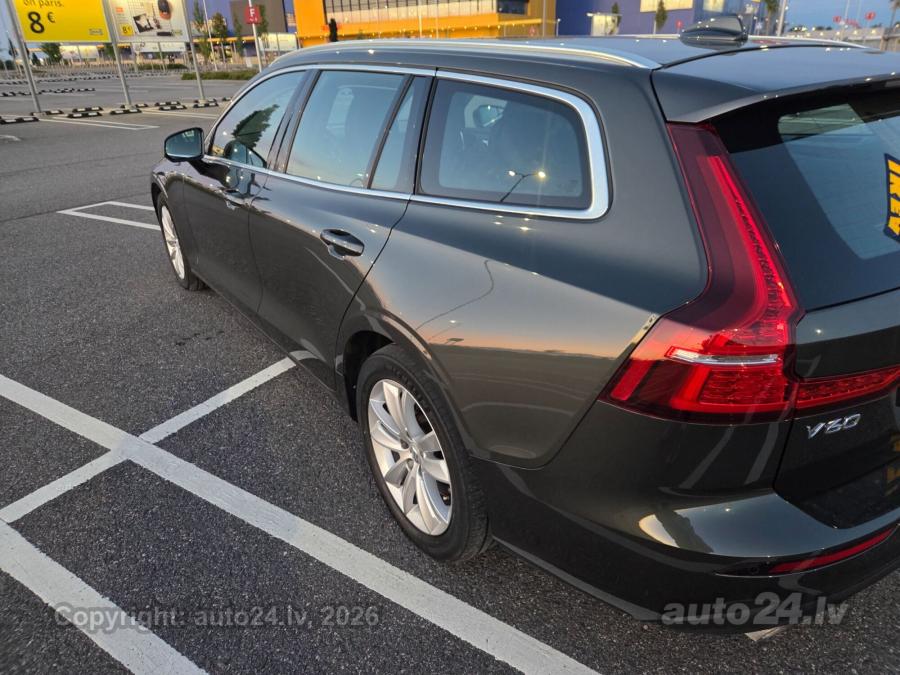 Pelēks Volvo V60 2020 Tallina, ar dzinēja tilpumu 2.00 L un nobraukumu 113 tūkst. km par 24900 €, foto 5 vietnē AUTOMOTO.COM.LV