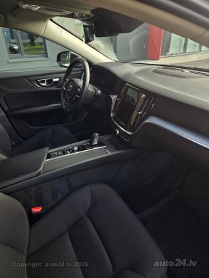 Pelēks Volvo V60 2020 Tallina, ar dzinēja tilpumu 2.00 L un nobraukumu 113 tūkst. km par 24900 €, foto 10 vietnē AUTOMOTO.COM.LV