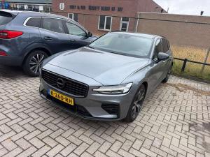 Pelēks Volvo V60 2020 Viļņa, ar dzinēja tilpumu 1.97 L un nobraukumu 230 tūkst. km par 16900 €, foto 4 vietnē AUTOMOTO.COM.LV