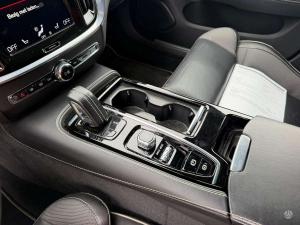 Pelēks Volvo V60 2020 Viļņa, ar dzinēja tilpumu 1.97 L un nobraukumu 230 tūkst. km par 16900 €, foto 5 vietnē AUTOMOTO.COM.LV