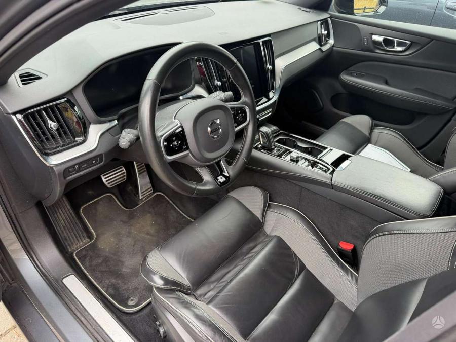 Pelēks Volvo V60 2020 Viļņa, ar dzinēja tilpumu 1.97 L un nobraukumu 230 tūkst. km par 16900 €, foto 6 vietnē AUTOMOTO.COM.LV
