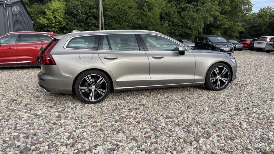 Pelēks Volvo V60 2020 Kauņa, ar dzinēja tilpumu 1.97 L un nobraukumu 250 tūkst. km par 15800 €, foto 4 vietnē AUTOMOTO.COM.LV
