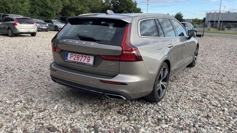 Pelēks Volvo V60 2020 Kauņa, ar dzinēja tilpumu 1.97 L un nobraukumu 250 tūkst. km par 15800 €, foto 5 vietnē AUTOMOTO.COM.LV