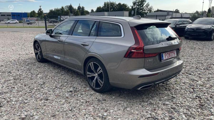 Pelēks Volvo V60 2020 Kauņa, ar dzinēja tilpumu 1.97 L un nobraukumu 250 tūkst. km par 15800 €, foto 6 vietnē AUTOMOTO.COM.LV