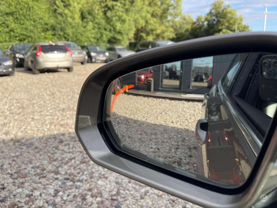 Pelēks Volvo V60 2020 Kauņa, ar dzinēja tilpumu 1.97 L un nobraukumu 250 tūkst. km par 15800 €, foto 20 vietnē AUTOMOTO.COM.LV