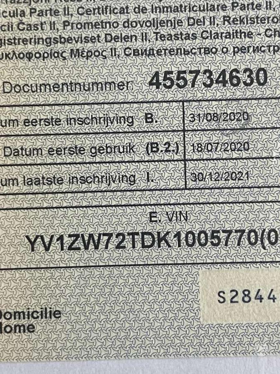 Pelēks Volvo V60 2020 Kauņa, ar dzinēja tilpumu 1.97 L un nobraukumu 250 tūkst. km par 15800 €, foto 24 vietnē AUTOMOTO.COM.LV