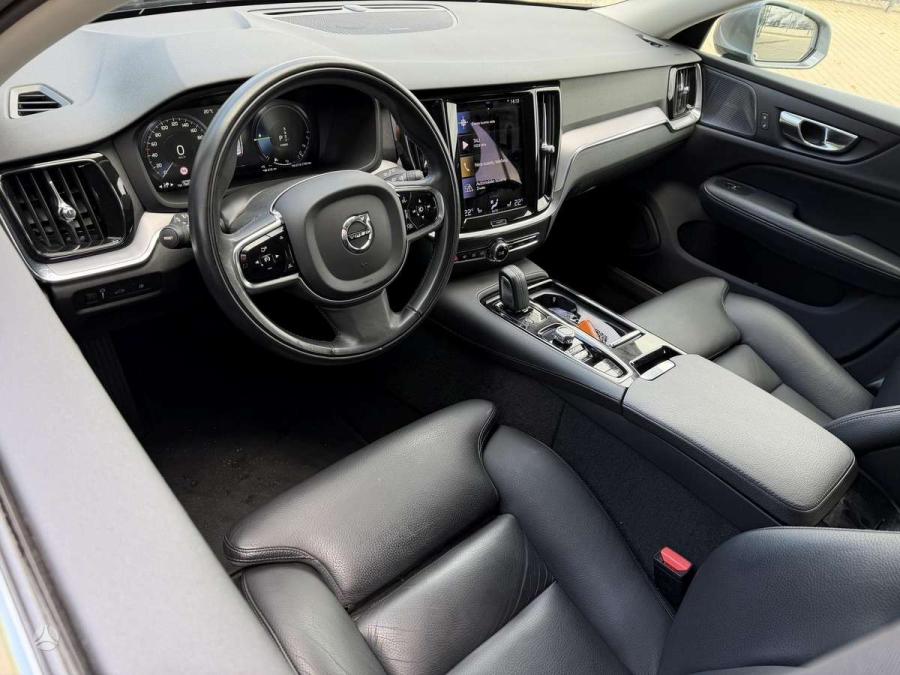 Pelēks Volvo V60 2020 Kauņa, ar dzinēja tilpumu 1.97 L un nobraukumu 187 tūkst. km par 18400 €, foto 9 vietnē AUTOMOTO.COM.LV