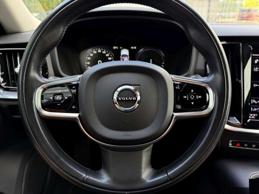 Pelēks Volvo V60 2020 Kauņa, ar dzinēja tilpumu 1.97 L un nobraukumu 187 tūkst. km par 18400 €, foto 10 vietnē AUTOMOTO.COM.LV