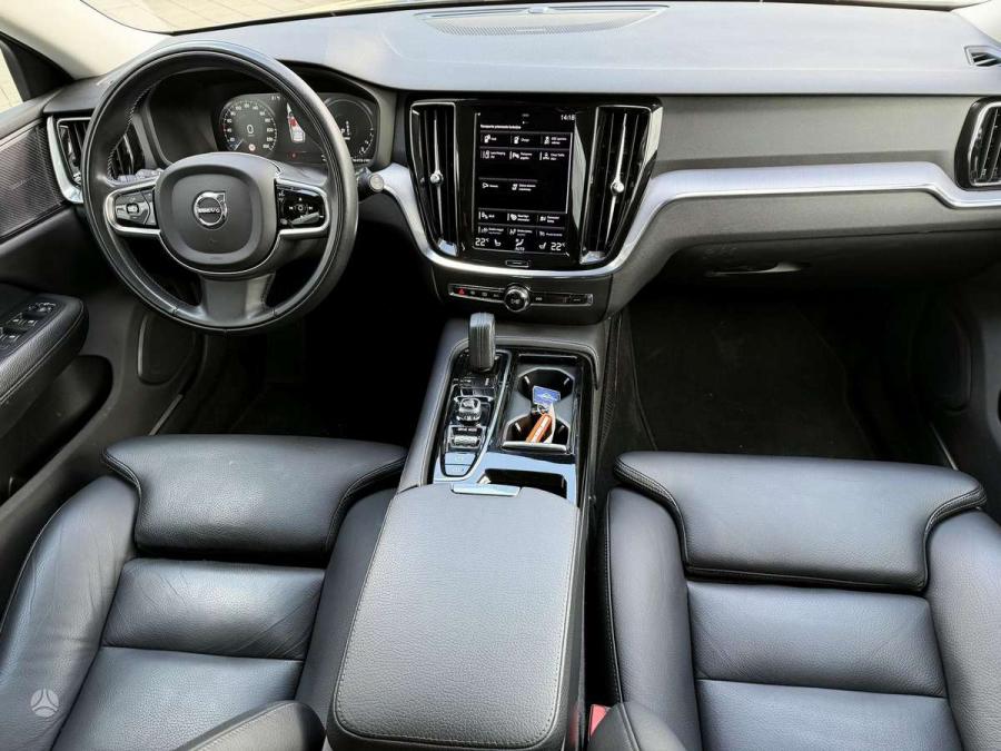 Pelēks Volvo V60 2020 Kauņa, ar dzinēja tilpumu 1.97 L un nobraukumu 187 tūkst. km par 18400 €, foto 12 vietnē AUTOMOTO.COM.LV