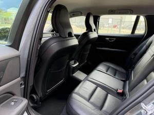 Pelēks Volvo V60 2020 Kauņa, ar dzinēja tilpumu 1.97 L un nobraukumu 187 tūkst. km par 18400 €, foto 22 vietnē AUTOMOTO.COM.LV