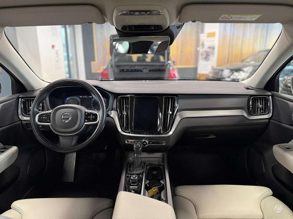 Серый Вольво B60 2020 в Клайпеда, объемом двигателя 2.00 л и пробегом 256 тыс. км за 18500 €, фото 3 на AUTOMOTO.COM.LV