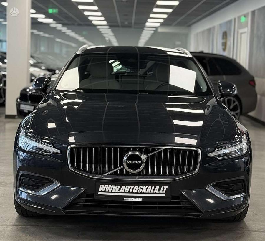 Grey Volvo V60 2020 in Klaipeda, with an engine capacity of 2.00 L and mileage of 256 thousand km for 18500 €, photo 10 on AUTOMOTO.COM.LV