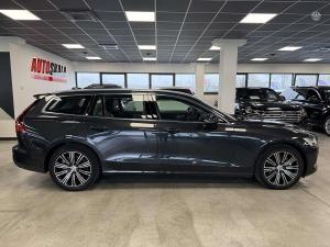 Grey Volvo V60 2020 in Klaipeda, with an engine capacity of 2.00 L and mileage of 256 thousand km for 18500 €, photo 11 on AUTOMOTO.COM.LV