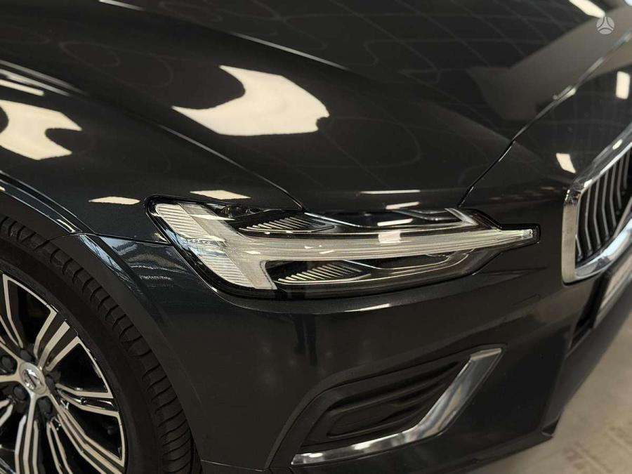 Grey Volvo V60 2020 in Klaipeda, with an engine capacity of 2.00 L and mileage of 256 thousand km for 18500 €, photo 16 on AUTOMOTO.COM.LV