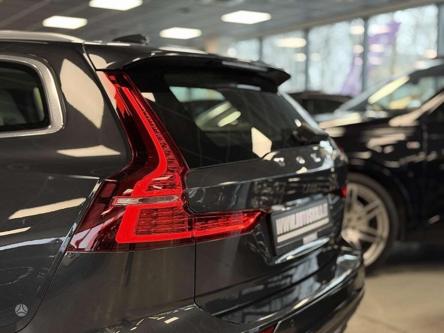Grey Volvo V60 2020 in Klaipeda, with an engine capacity of 2.00 L and mileage of 256 thousand km for 18500 €, photo 18 on AUTOMOTO.COM.LV