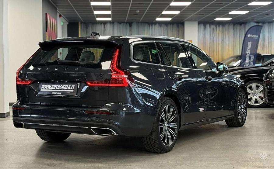 Grey Volvo V60 2020 in Klaipeda, with an engine capacity of 2.00 L and mileage of 256 thousand km for 18500 €, photo 21 on AUTOMOTO.COM.LV