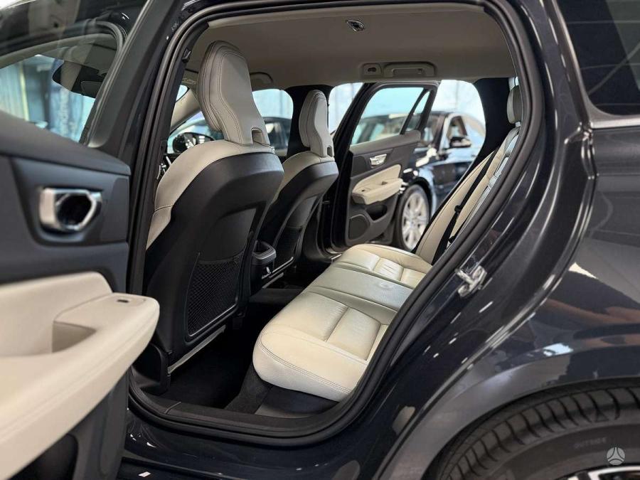 Grey Volvo V60 2020 in Klaipeda, with an engine capacity of 2.00 L and mileage of 256 thousand km for 18500 €, photo 26 on AUTOMOTO.COM.LV