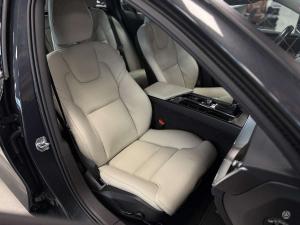 Grey Volvo V60 2020 in Klaipeda, with an engine capacity of 2.00 L and mileage of 256 thousand km for 18500 €, photo 28 on AUTOMOTO.COM.LV