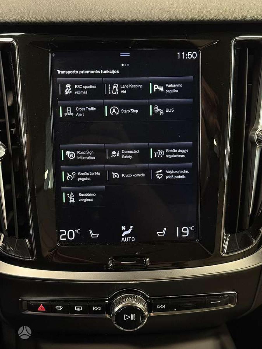 Grey Volvo V60 2020 in Klaipeda, with an engine capacity of 2.00 L and mileage of 256 thousand km for 18500 €, photo 32 on AUTOMOTO.COM.LV